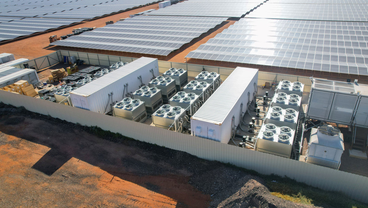 Solar Energy Paired with Immersion Cooling: FogHashing Bitcoin Mining